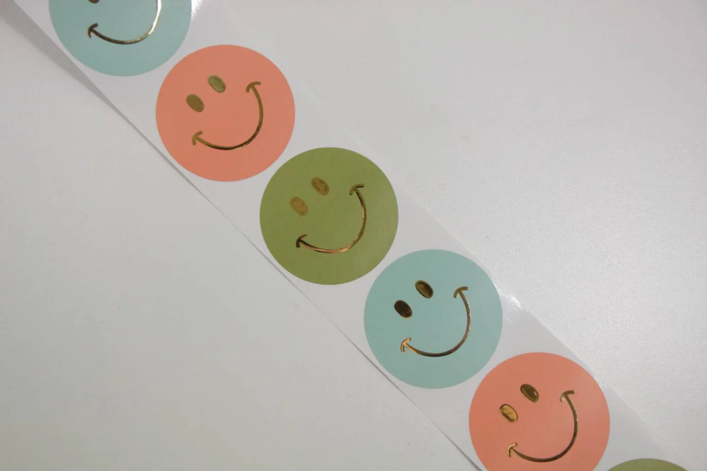 Stickers, smiley in drie kleuren