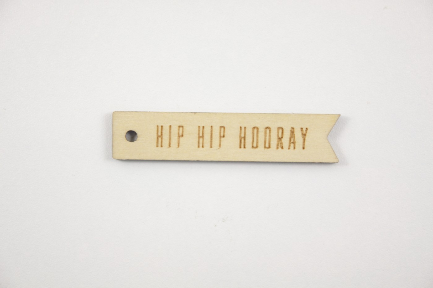 Houten label-hip hip hooray | Labels en Sluitstickers